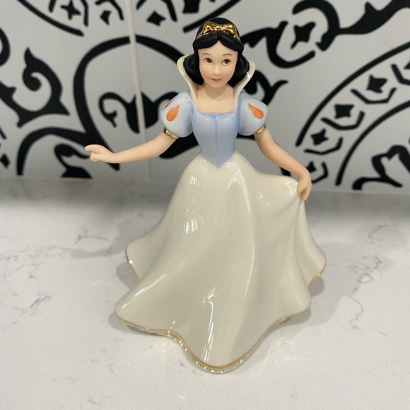 Lenox | Art | Lenox Disney Snow White Fairest One Of All Figurine ...